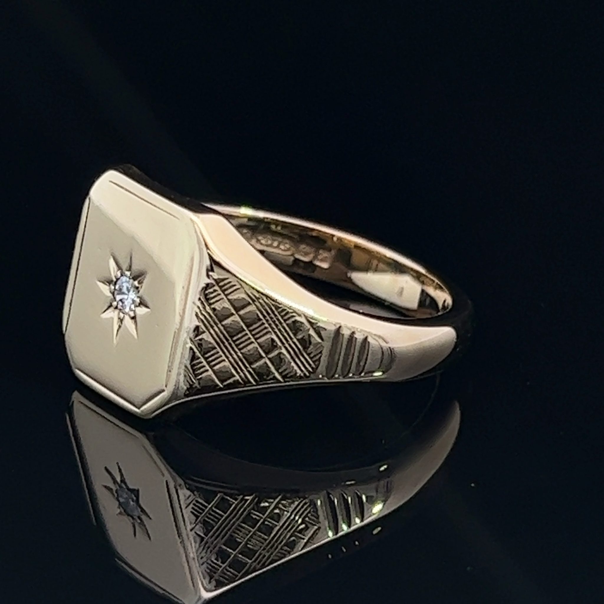 Modern Signet Ring Hallmarked Birmingham 1971 | Gerard McCabe Antiques