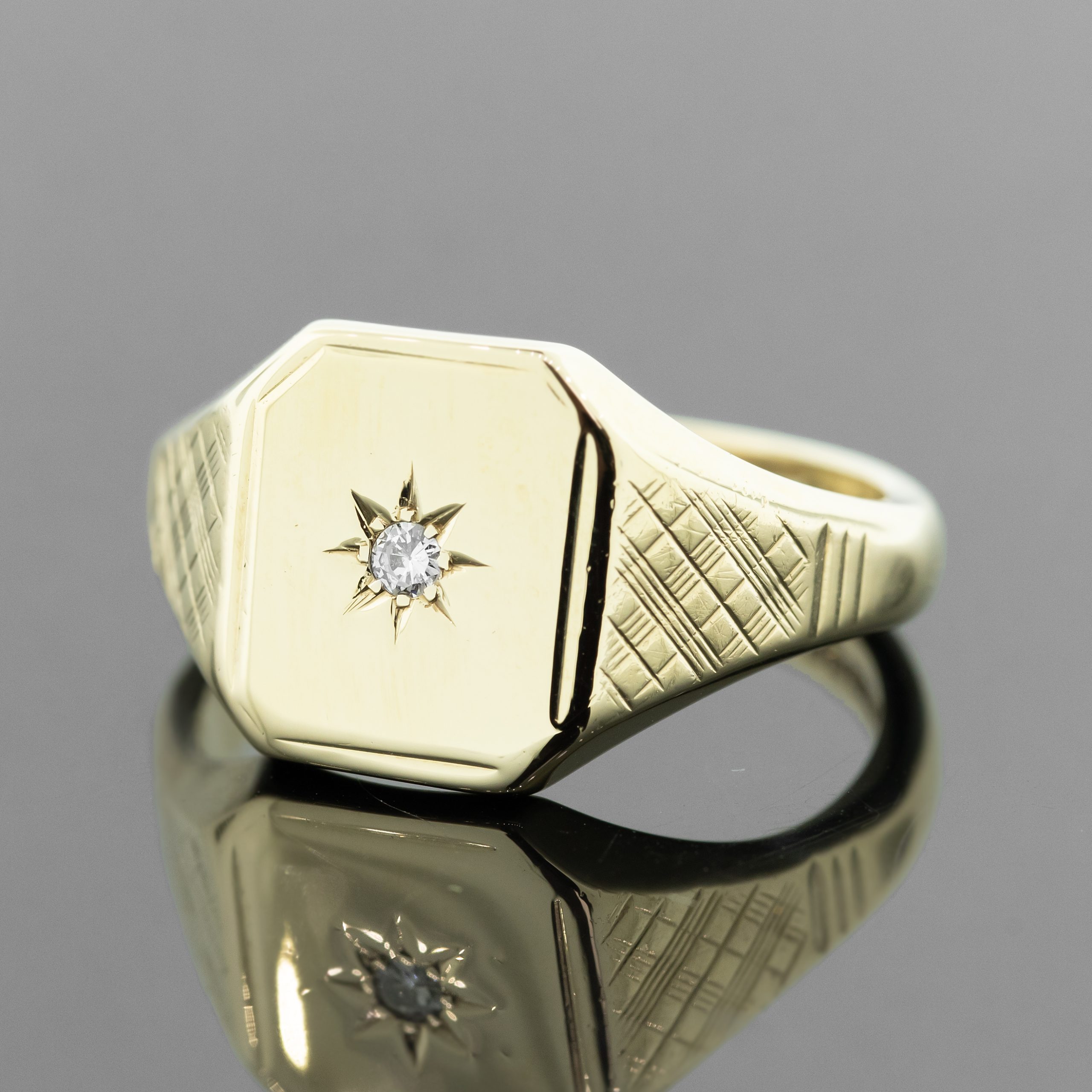 Modern Signet Ring Hallmarked Birmingham 1971 | Gerard McCabe Antiques