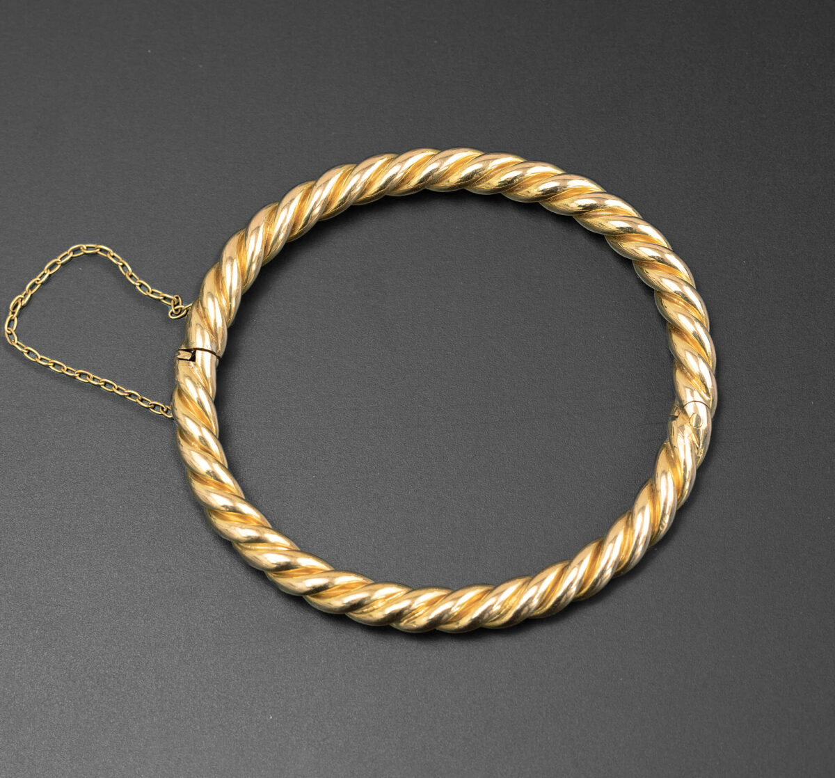 Modern 18k Yellow Gold Hinged Bangle Circa 1980-90 | Gerard McCabe Antiques