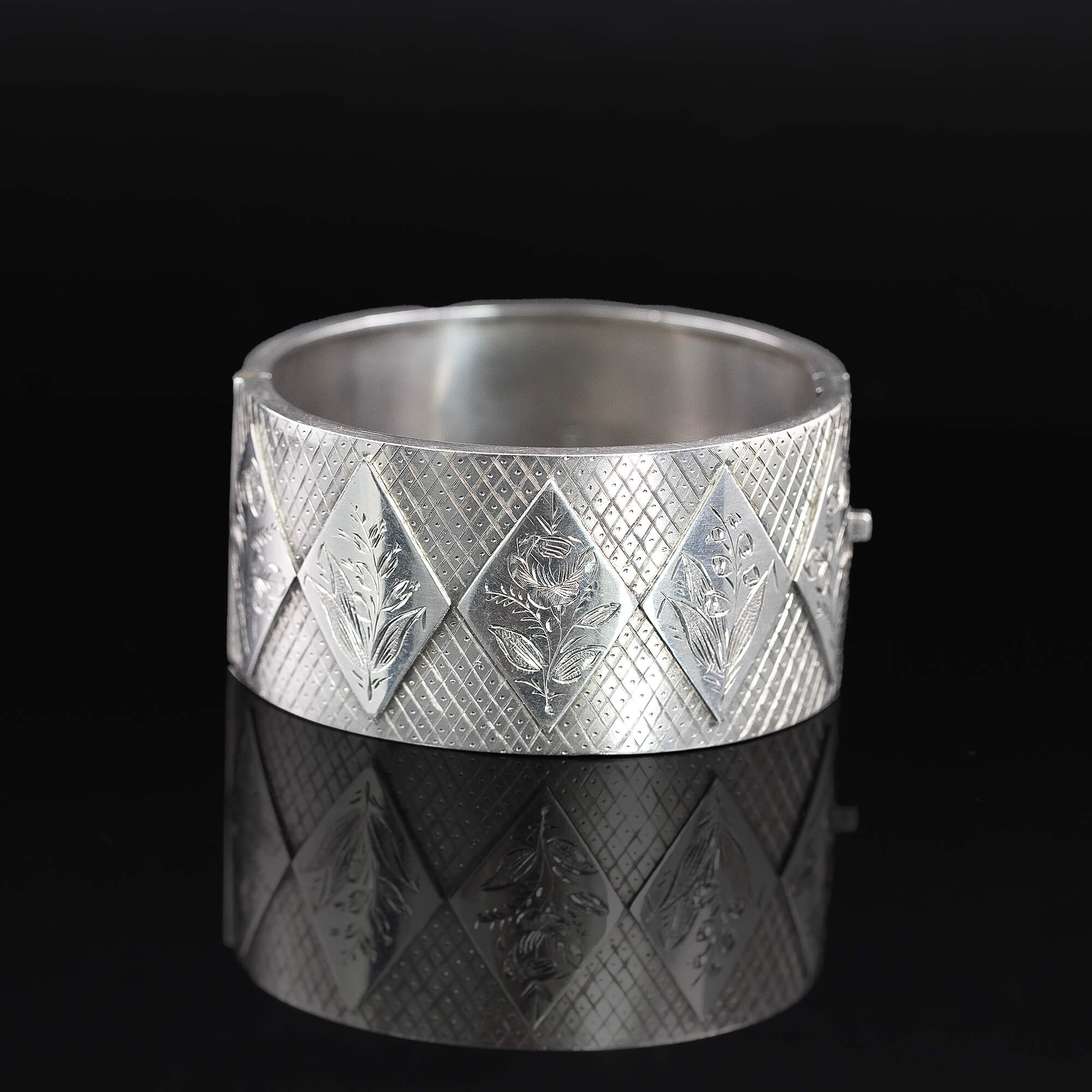 Victorian Silver Bangle Hallmarked Birmingham 1883 | Gerard McCabe Antiques